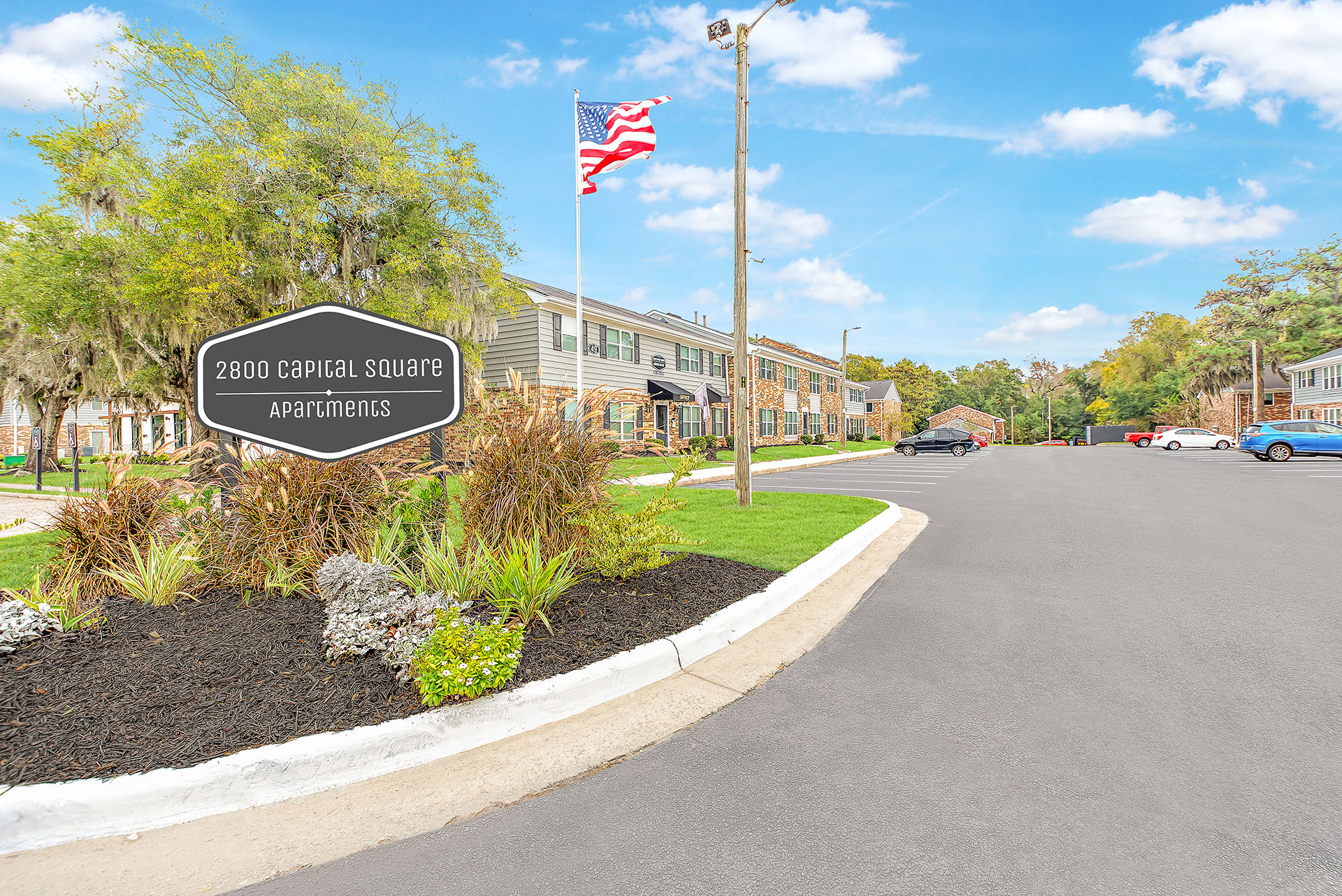 2800 Capital Square Apartment Homes | Live Beautiful